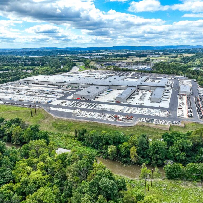 UPS East Zone Regional Hub - Kajima Building & Design Group Inc.